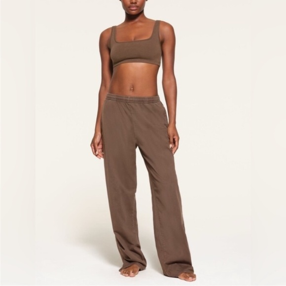 SKIMS | Pants & Jumpsuits | Nwt Skims Outdoor Woven Drawstring Drapey ...
